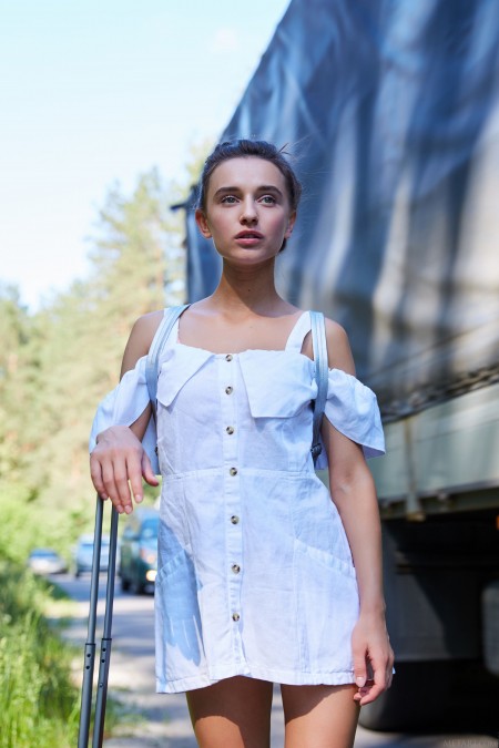 Out of the way — Gloria Sol